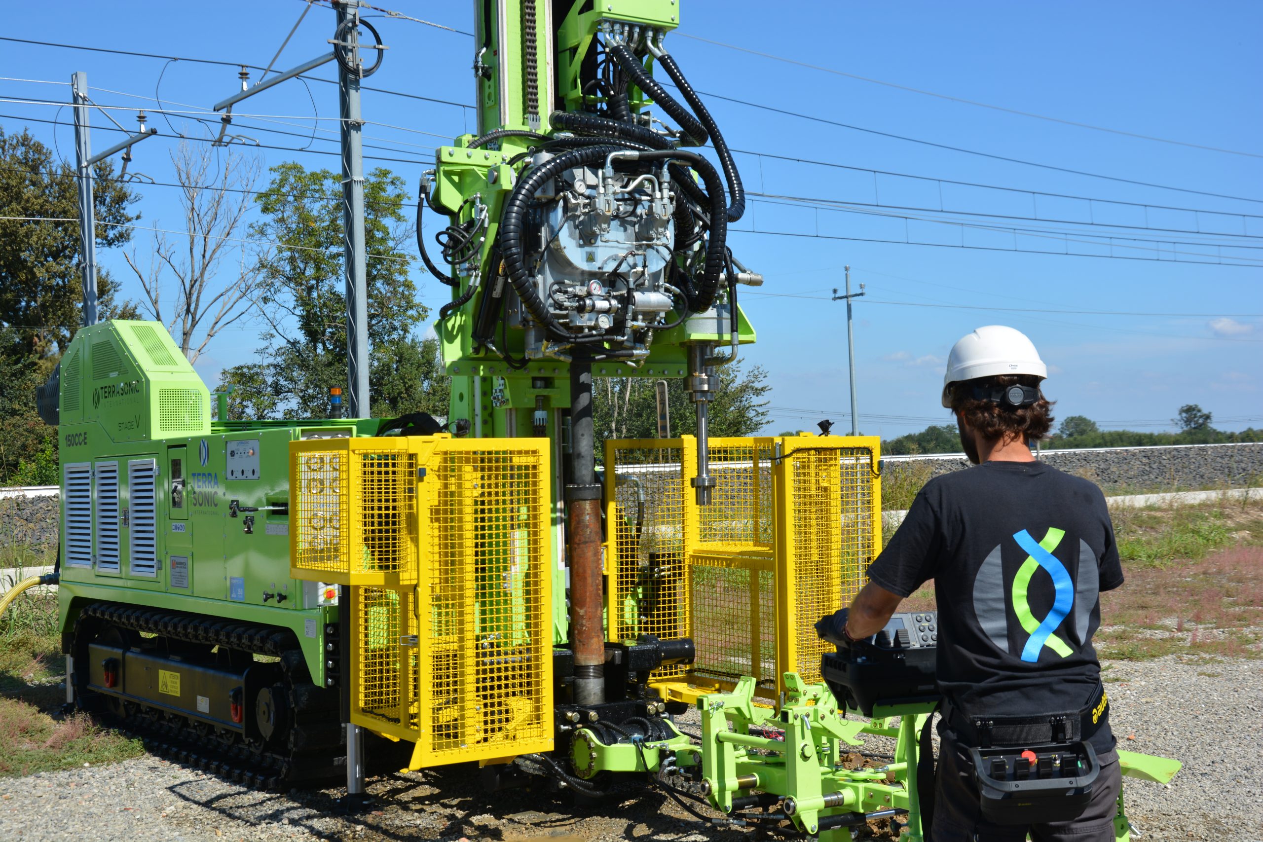 TSi 150CC-E Compact-Crawler (CE-Certified) - Terra Sonic International